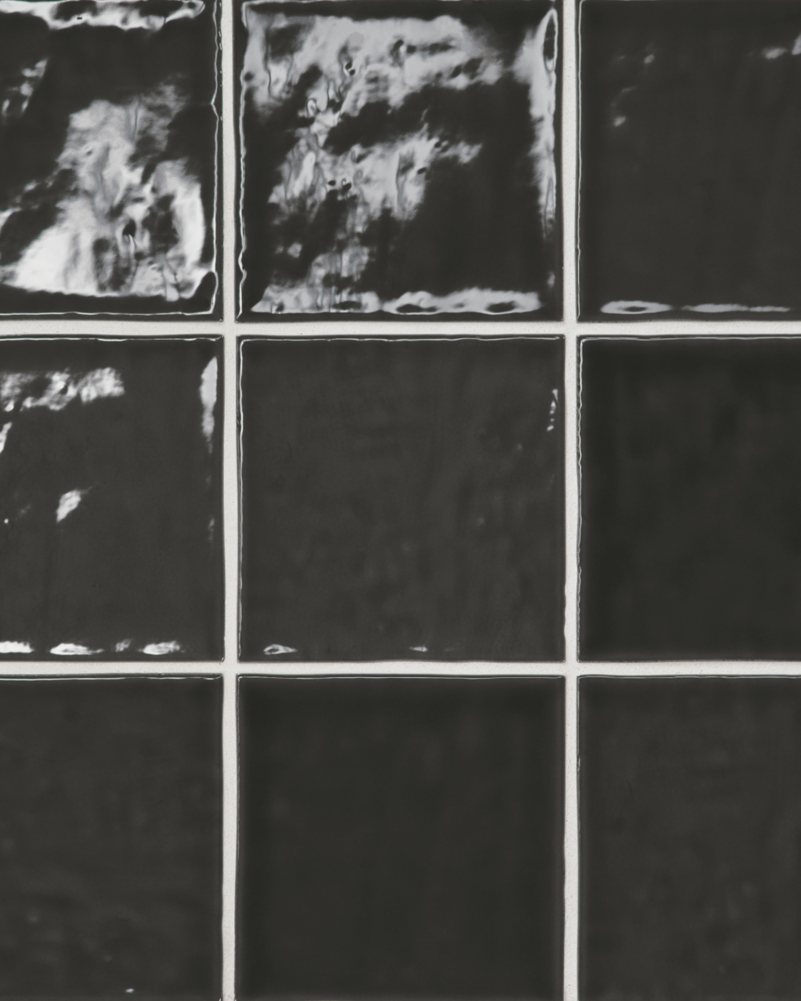 Bedrosians Marin Black Sea 4"x4" Tile | Carpet Exchange